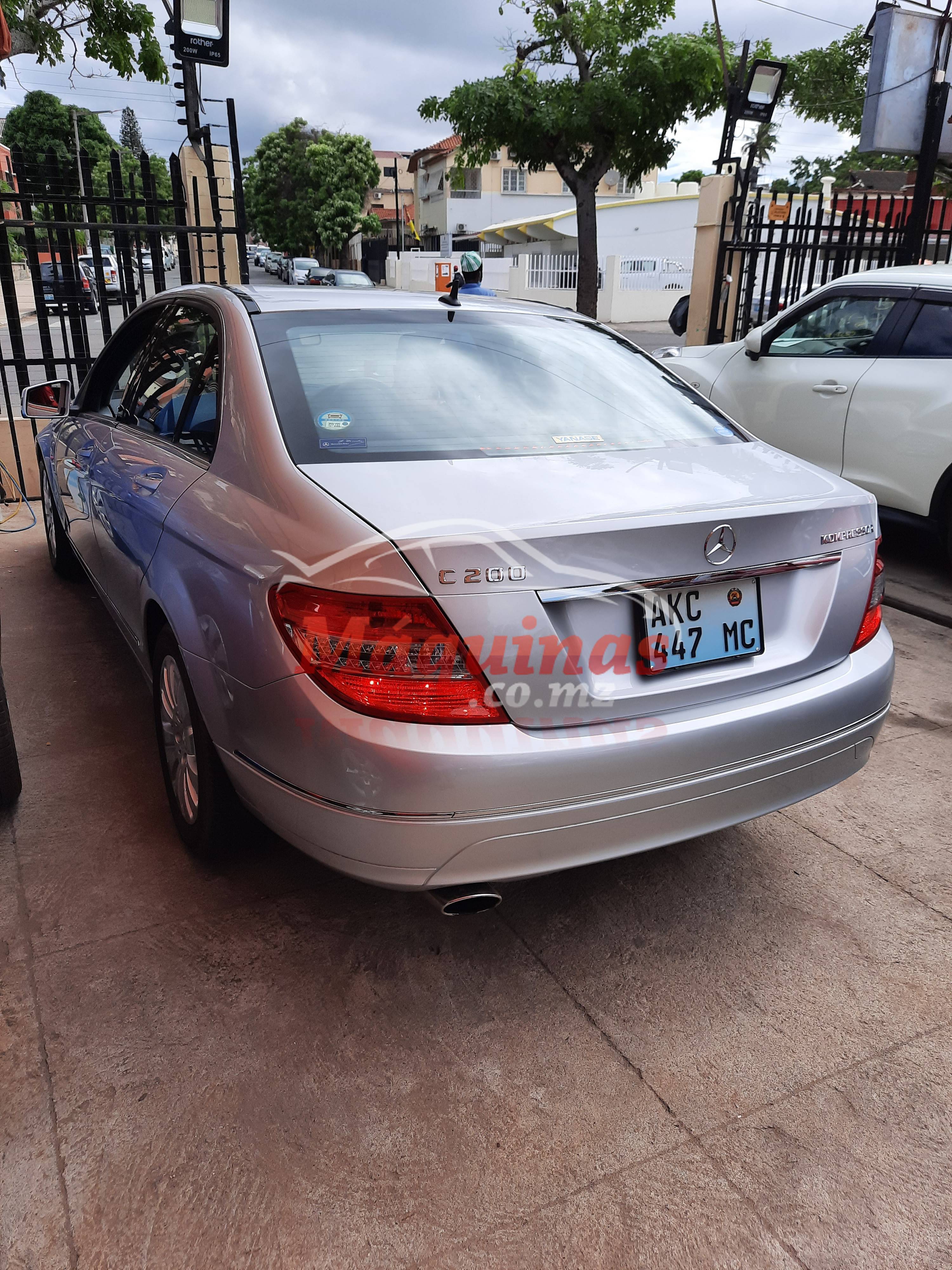 Mercedes Benz C200 – 2009 – Máquinas