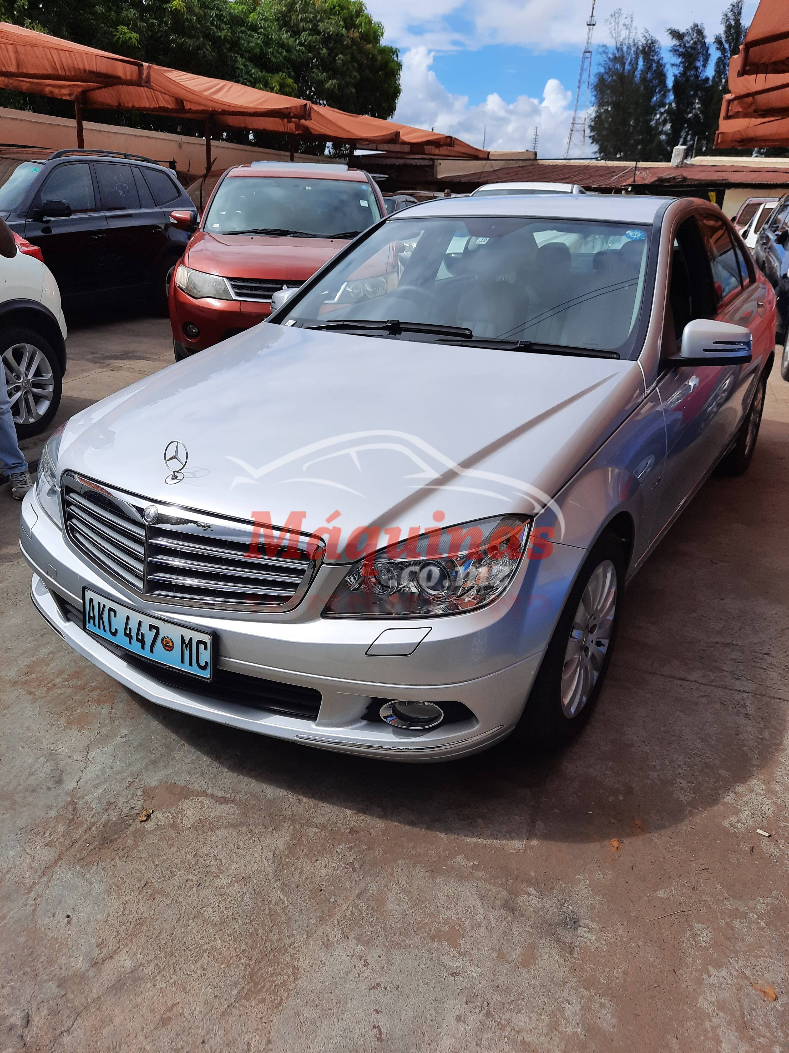 Mercedes Benz C200 – 2009 – Máquinas